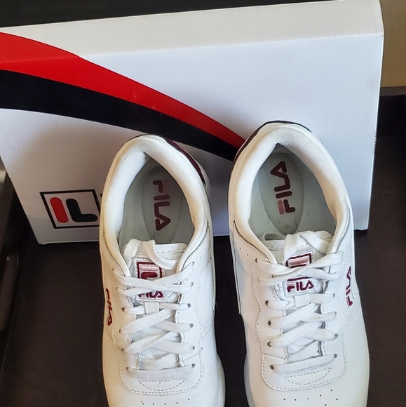 Fila | Shoes | Fila Flower Embroidered Sneakers Like New | Poshmark